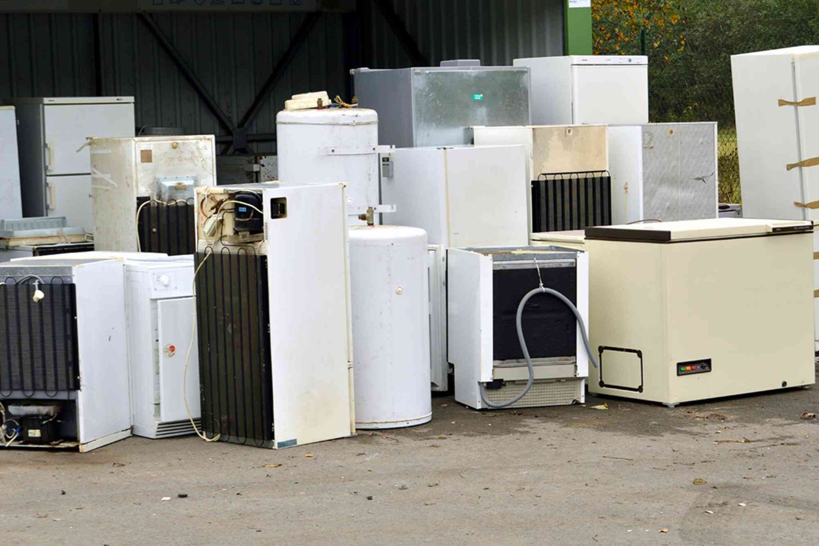 How to Dispose of Old Refrigerators Properly & Safely